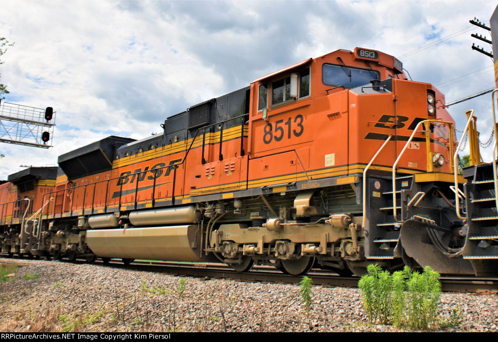 BNSF 8513